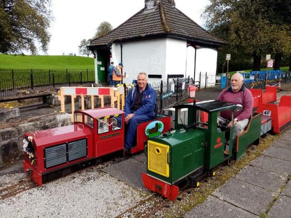 Everyone’s having fun on the “Wee Train” in Strathaven – Strathaven ...